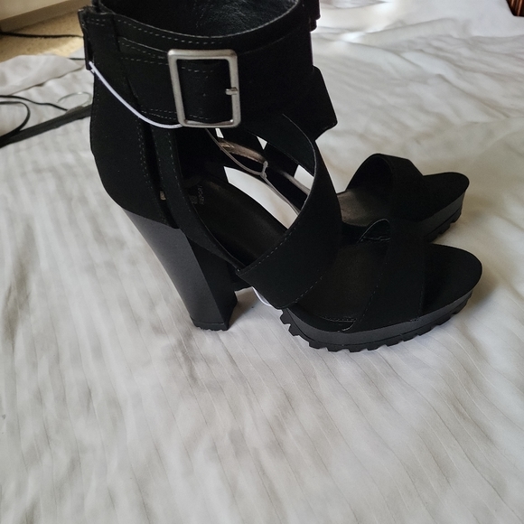 Report | Shoes | Nwt Report Sandals | Poshmark
